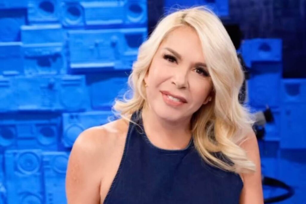 Anna Pettinelli, ve la ricordate a Temptation Island? Look da punk ...